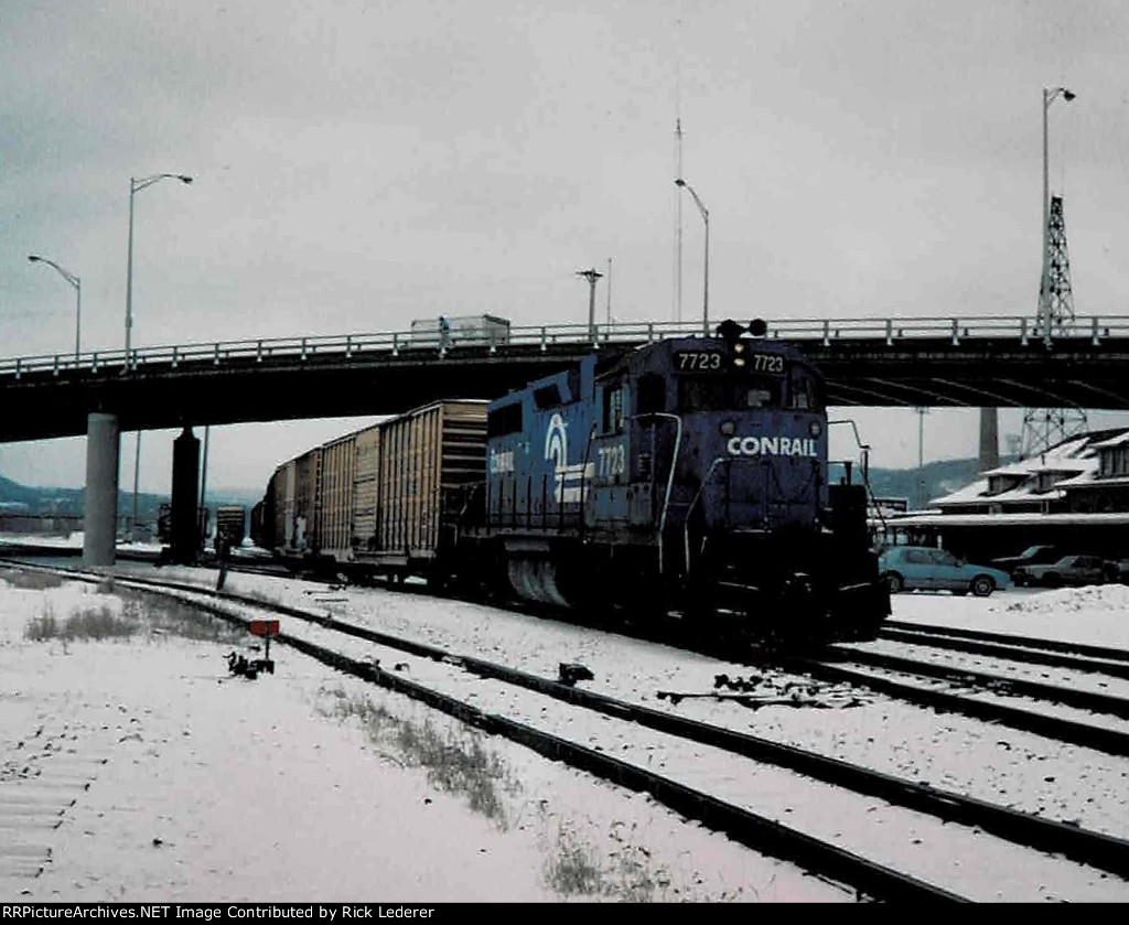 Conrail GP38 #7723